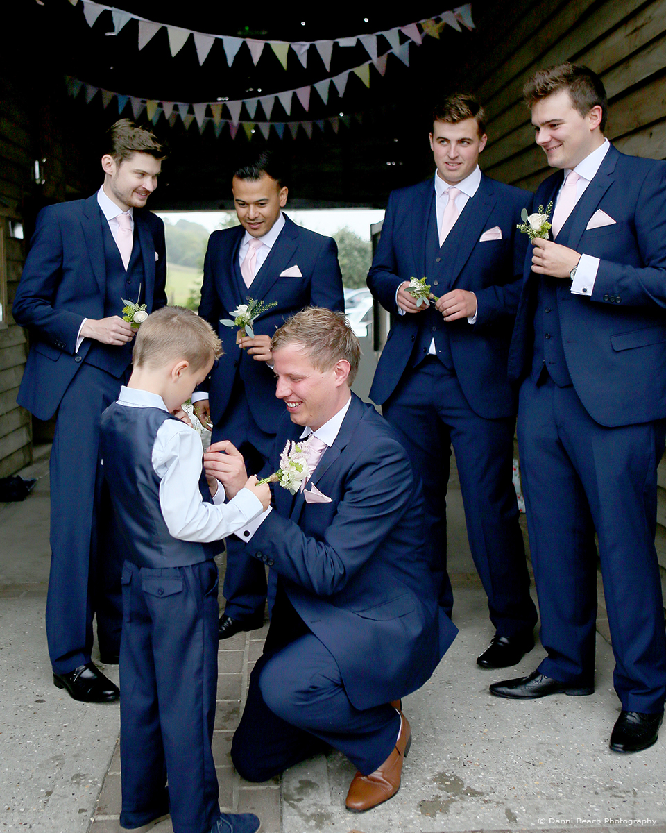 Bunting Ideas For A Country Wedding – Upwaltham Barns